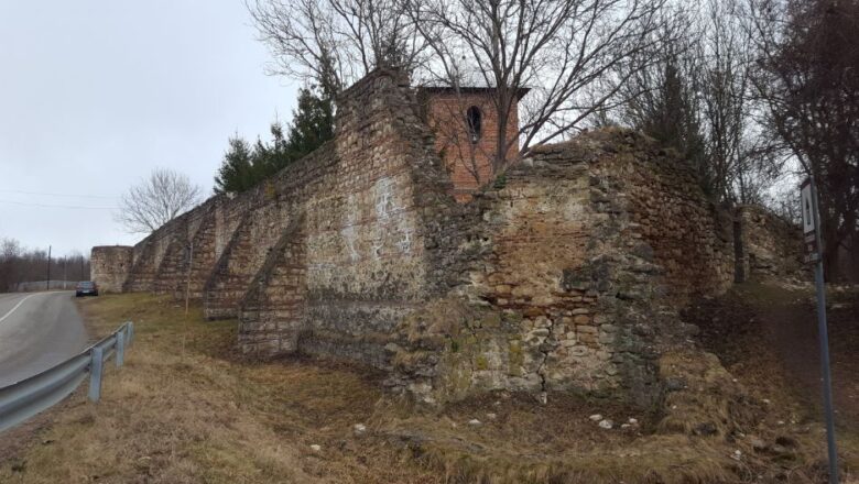 Manastirea Bradu Buzau - Fortificatia de pe Valea Tisaului